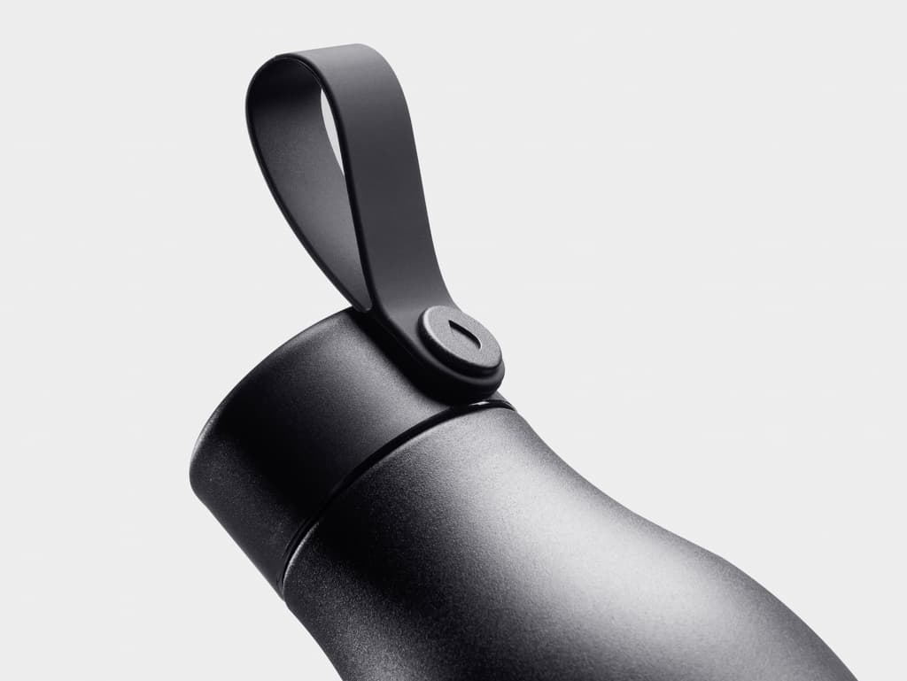 Original MOO Water Bottle Jet Black One-sided engraving | MOO